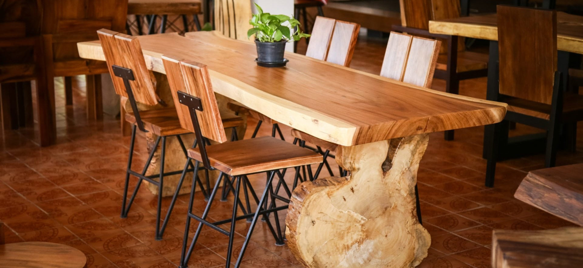 Dining Tables – Monkeypodz